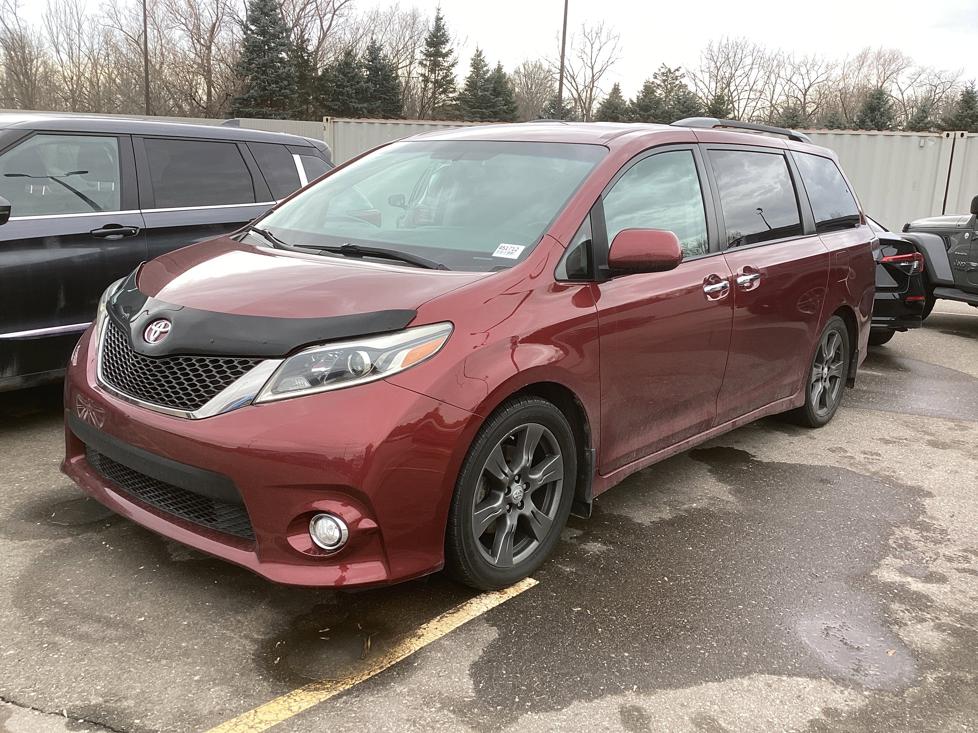 2017 Toyota Sienna Se | 2nd Row Captain used for sale at $28,995 (451712)